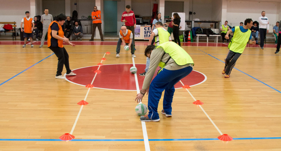Una raccolta fondi per un pulmino per lo sport sociale e le persone con ...