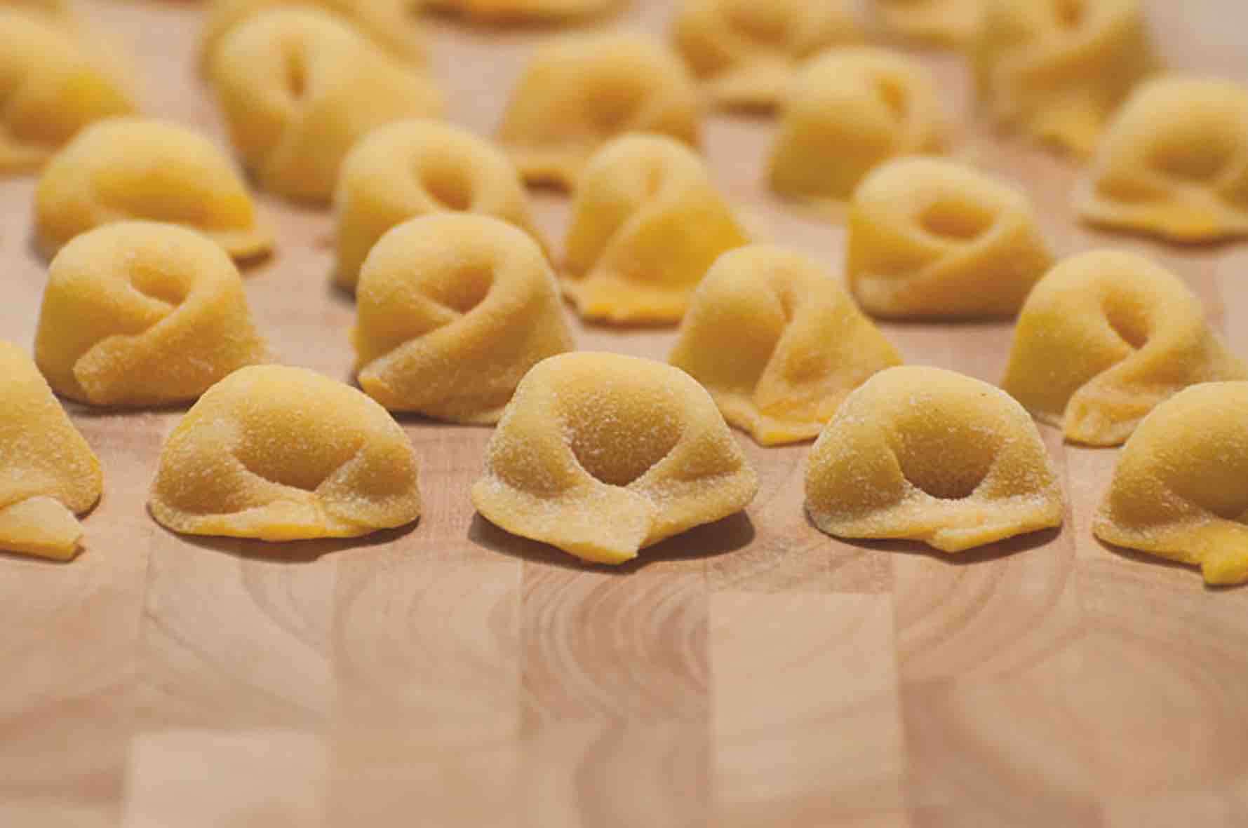 Sua maestà la pasta al mattarello: non solo cappelletti e tagliatelle