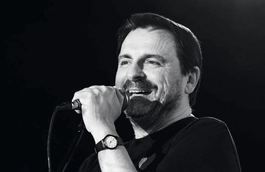 Le storie di antifascismo senza retorica di Max Collini al bagno Peter Pan