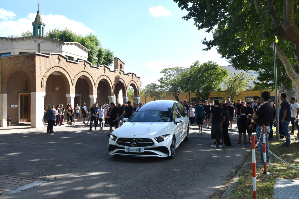 Un corteo di moto per l'ultimo saluto a Azdin, il 17enne morto in un ...