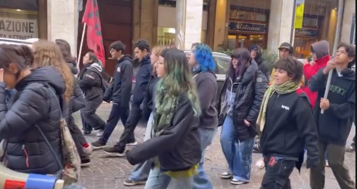 Studenti in piazza a Ravenna e Faenza contro il Governo