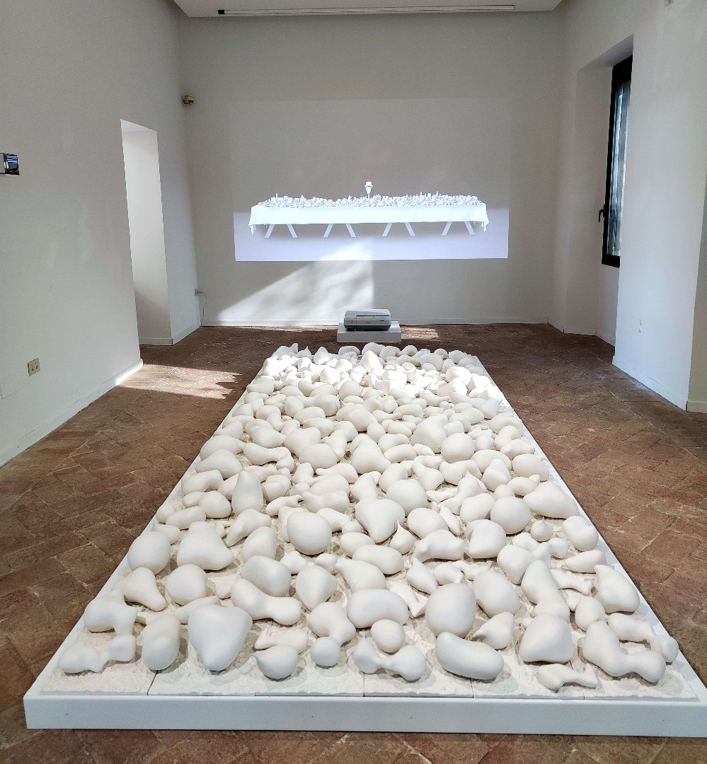 Al Mic l'installazione "World of Plenty" di Itamar Gilboa: «Un rifiuto ...