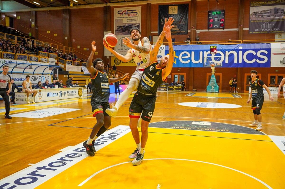 Basket: Faenza perde a sette decimi dalla sirena. Ravenna non può nulla ...